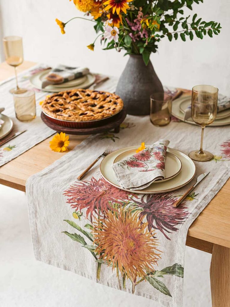 Country Flowers Linen Table Runner | Linoroom home linen