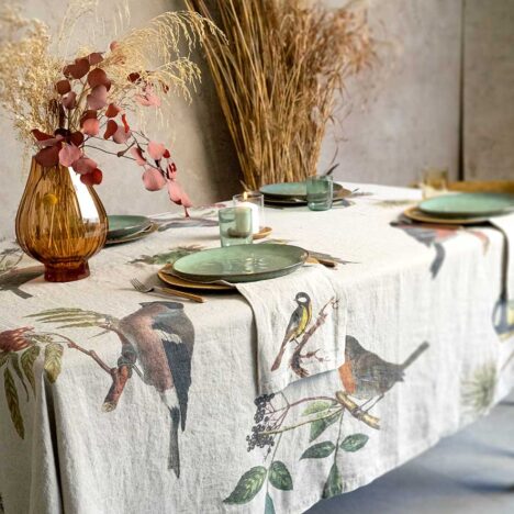 Garden Birds Linen Tablecloth - 170x250 cm / 67x98 inches │ Linoroom