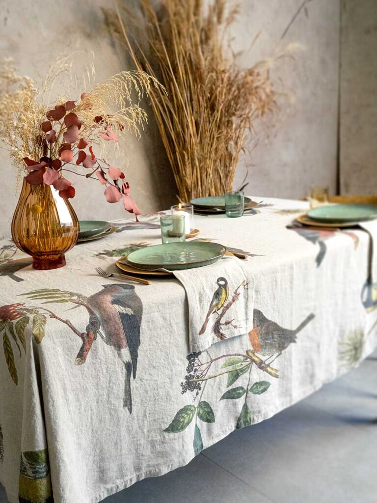 Garden Birds Linen Tablecloth - 170x250 cm / 67x98 inches │ Linoroom