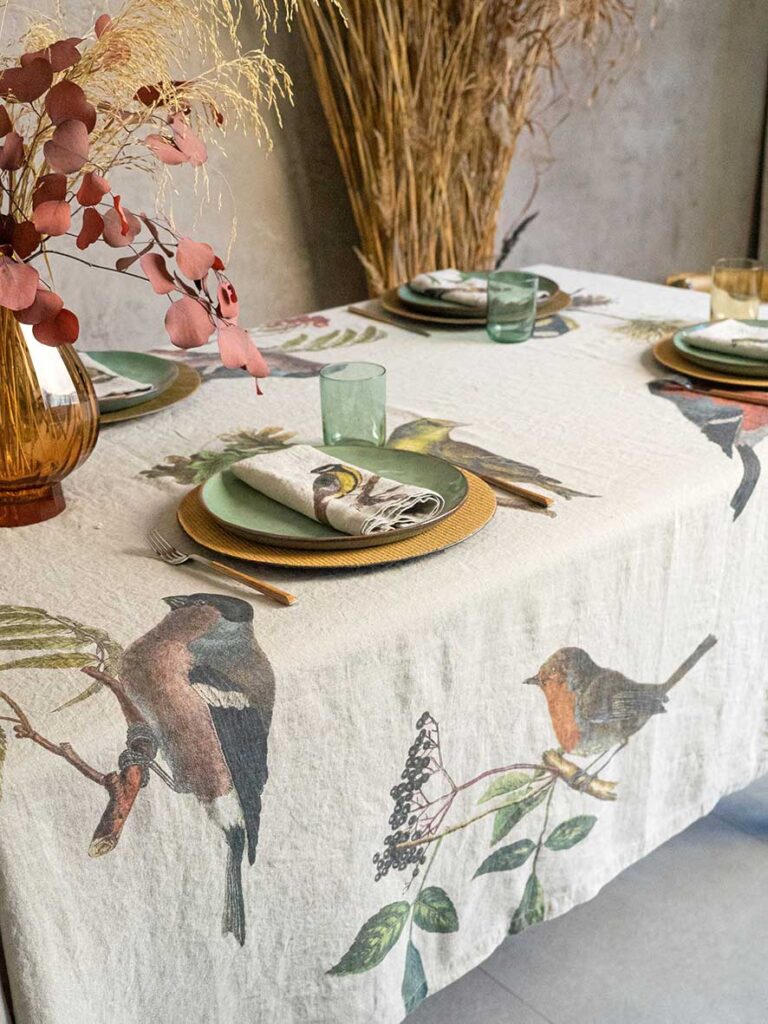 Garden Birds Linen Tablecloth - 170x250 cm / 67x98 inches │ Linoroom